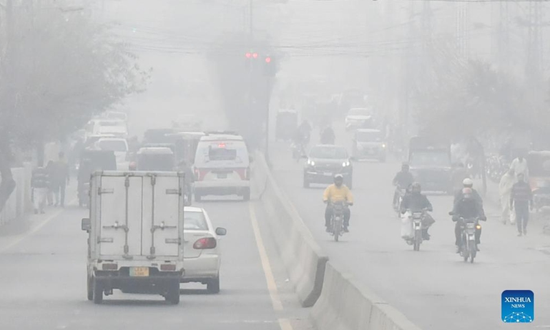 Heavy fog hits Lahore, Pakistan - Global Times