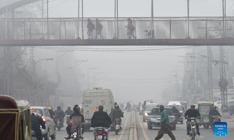 Heavy fog hits Lahore, Pakistan - Global Times
