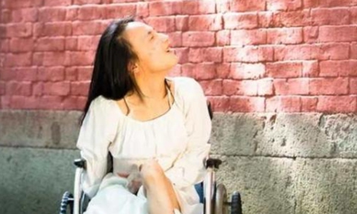 Typing with toes, disabled writer Fang Yu follows her passion for ...