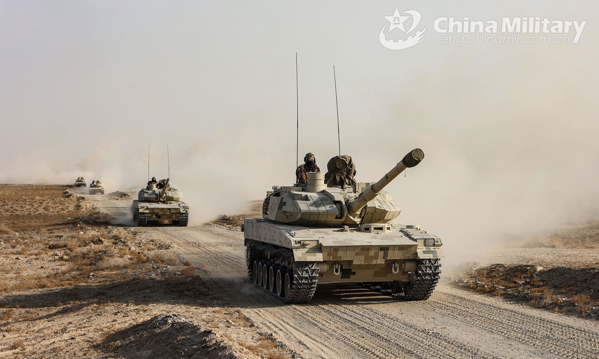 MBTs rumble through desert for field training - Global Times