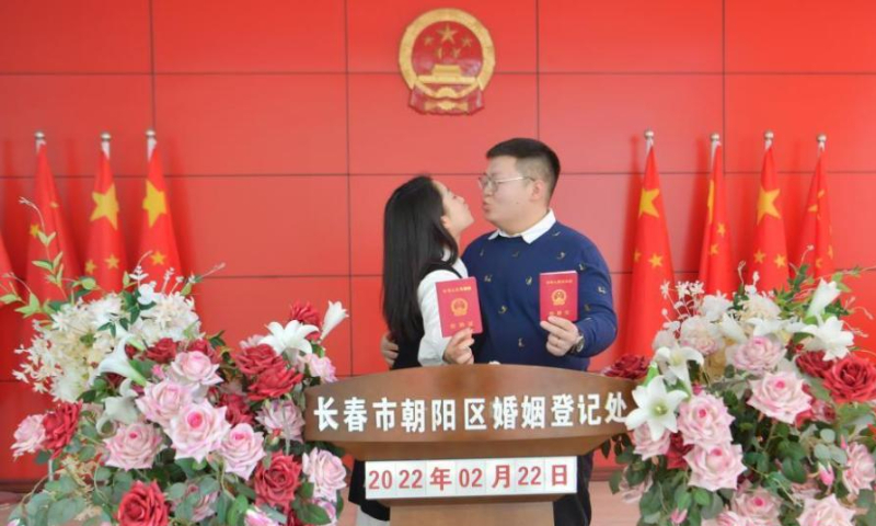 Chinese lovers flock to register for marriage on 'Twosday' - Global Times