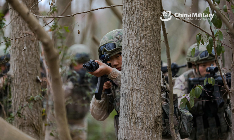 Female commandos conduct hostage rescue training - Global Times