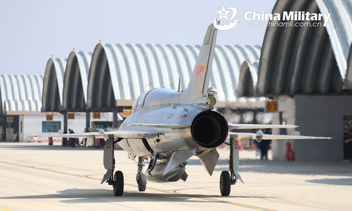 Aviation brigade organizes flight training operation - Global Times