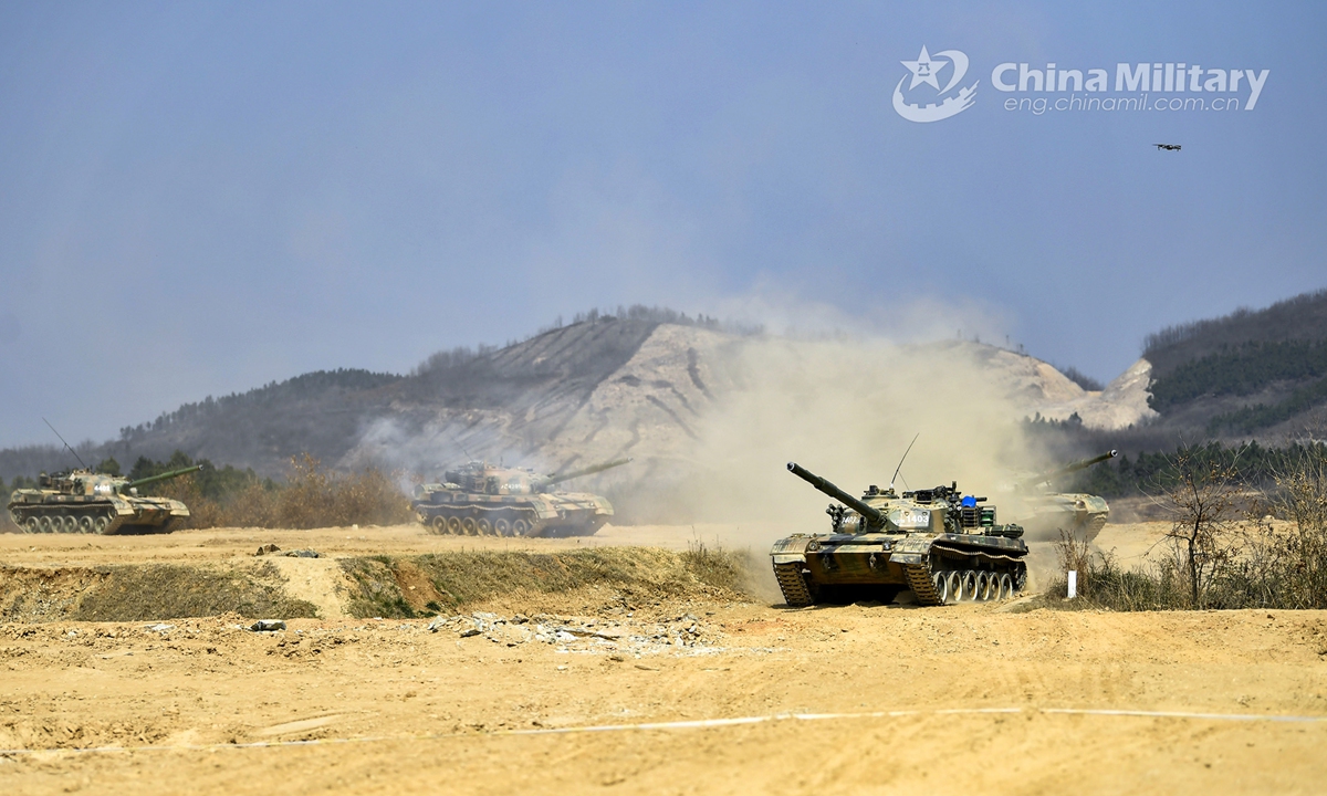 Main battle tanks in maneuver training - Global Times