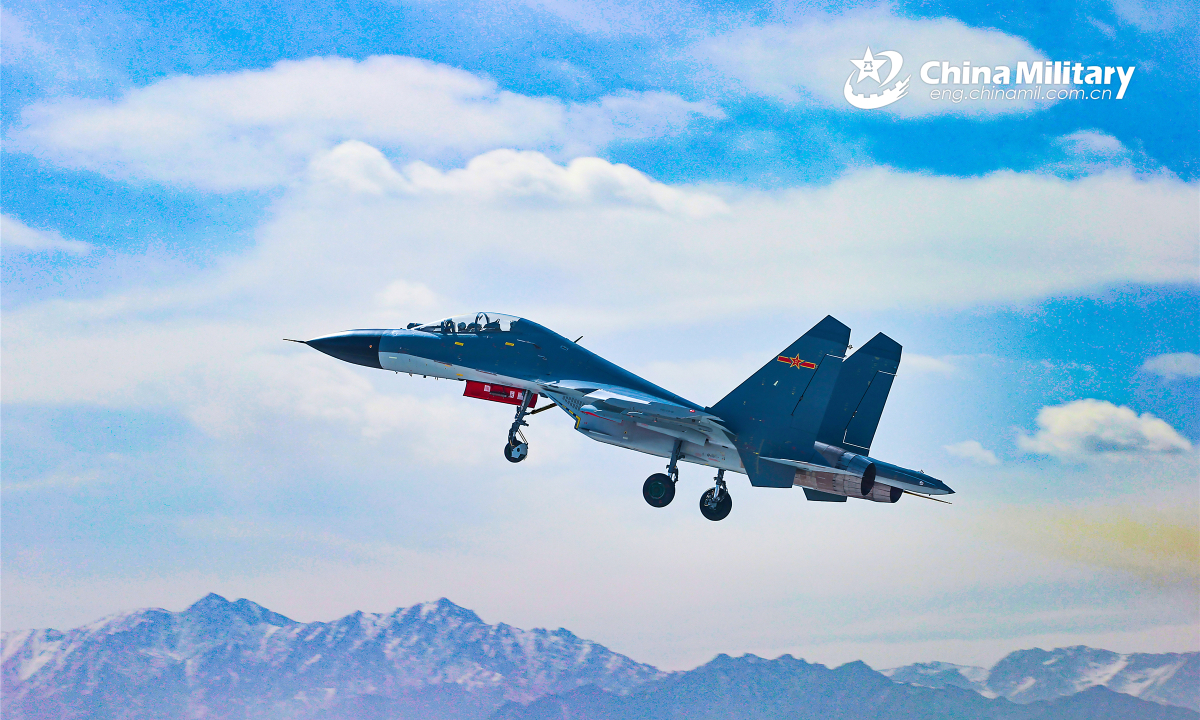 Fighter jets participate in flight training - Global Times