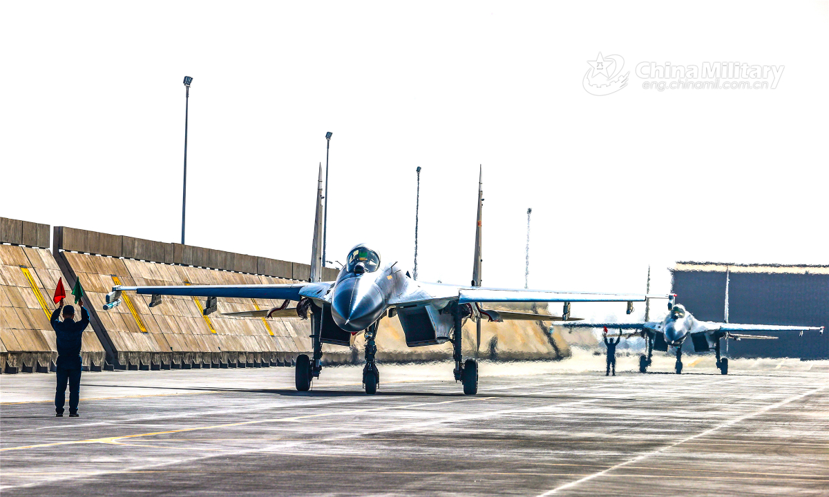 Fighter jets participate in flight training - Global Times