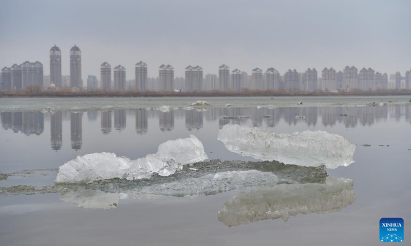 Ice flow occurs in Harbin section of Songhua River in NE China - Global ...