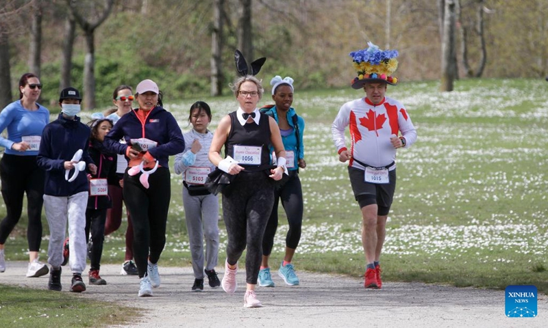 People take part in Big Easter Run in Vancouver - Global Times