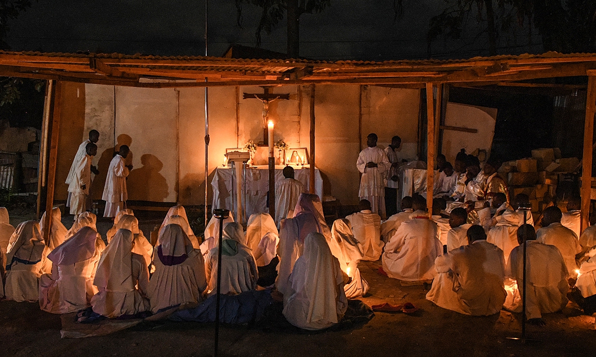 Midnight prayers - Global Times