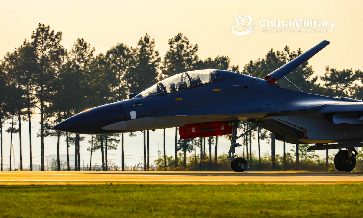 Fighter jet takes off for combat training - Global Times