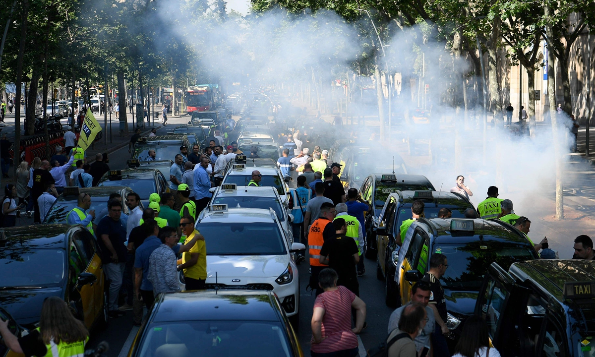 Taxi driver protest - Global Times