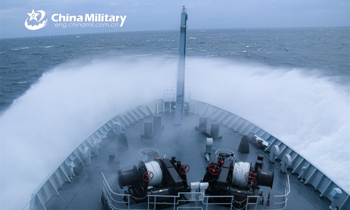 Sailors conduct submarine rescue drill - Global Times