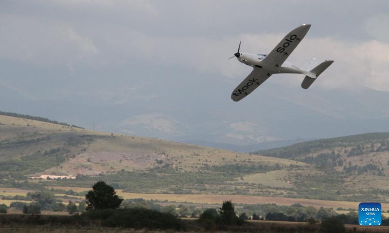 17-year-old becomes youngest pilot to fly solo around world - Global Times