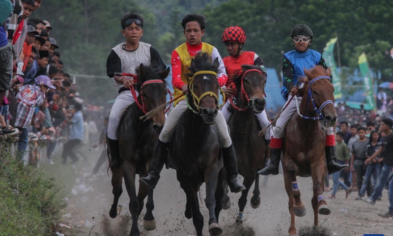 Traditional horse racing competition held in Aceh, Indonesia - Global Times