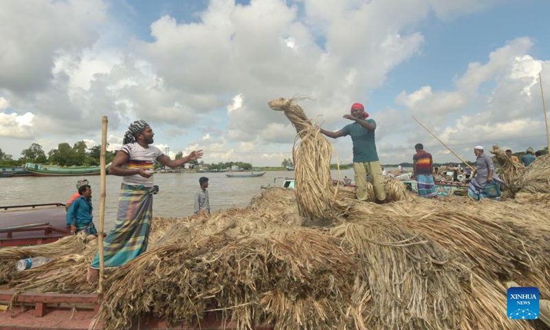 Jute market at ferry terminal in Bangladesh - Global Times