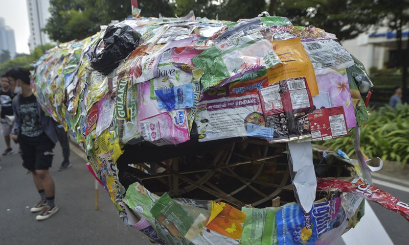 "Build a sustainable world" -- Indonesians commemorate World Cleanup ...