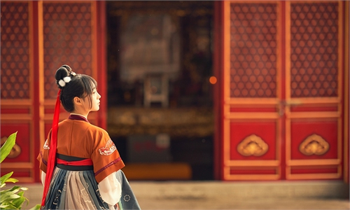 Chinese vloggers promote traditional culture around the world by innovating on inheritance ...