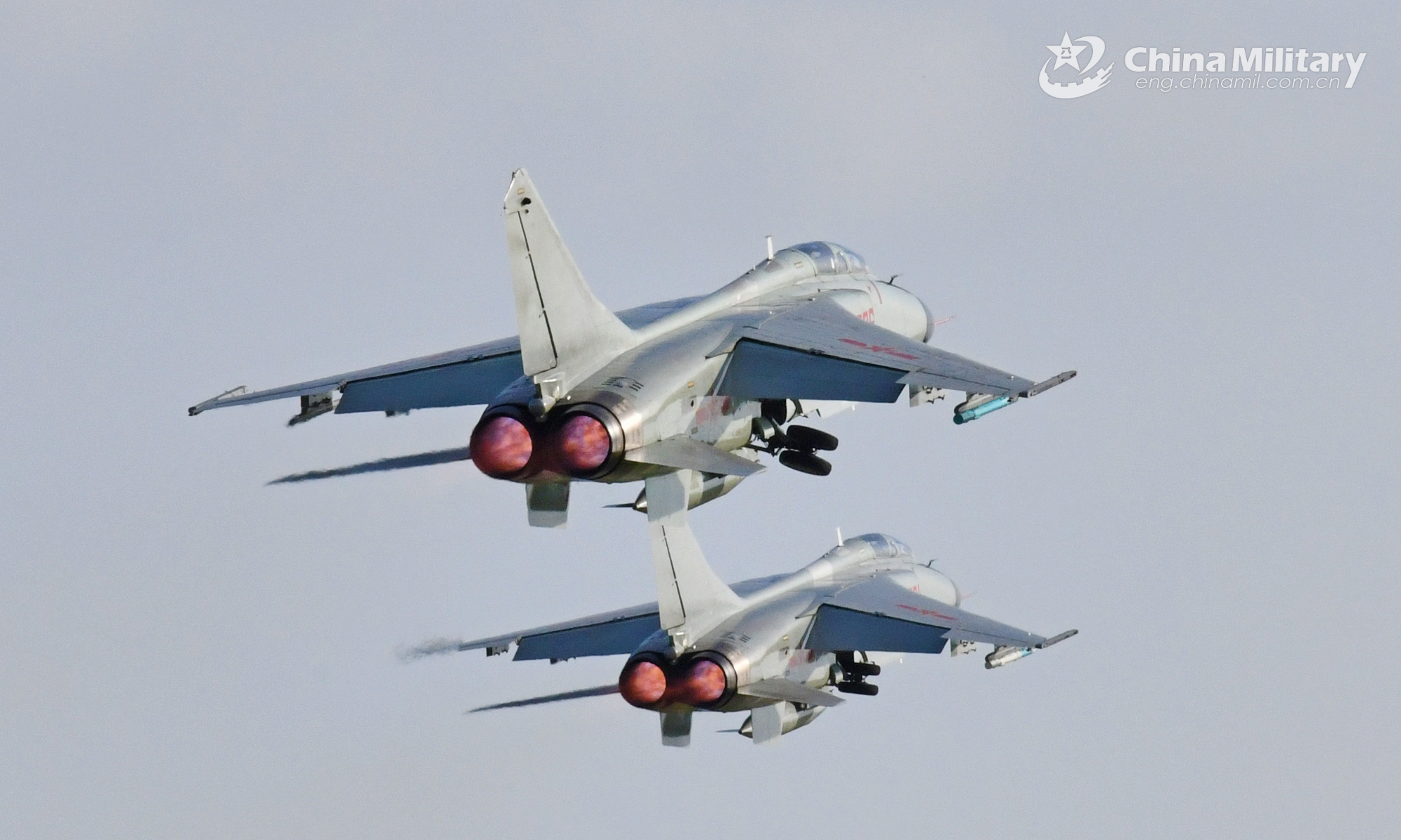 Naval aviation troops organize flight training - Global Times