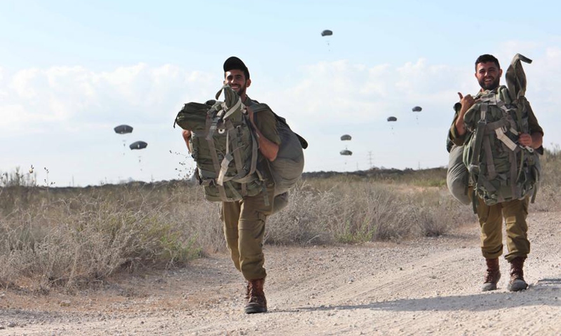Paratroopers take part in military exercise in central Israel - Global ...