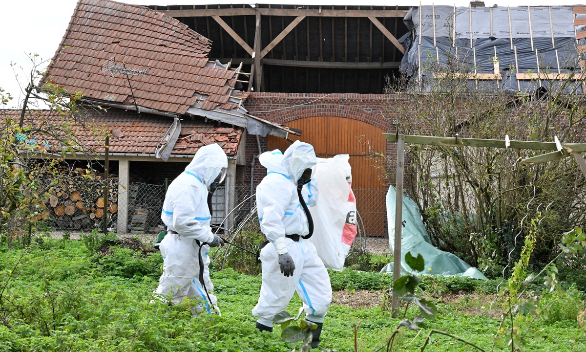Tornado clean-up - Global Times