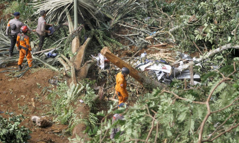 Death toll of Indonesia's quake rises to 268, 151 still missing ...