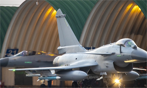 J-10 fighters taxi out for round-the-clock flight - Global Times