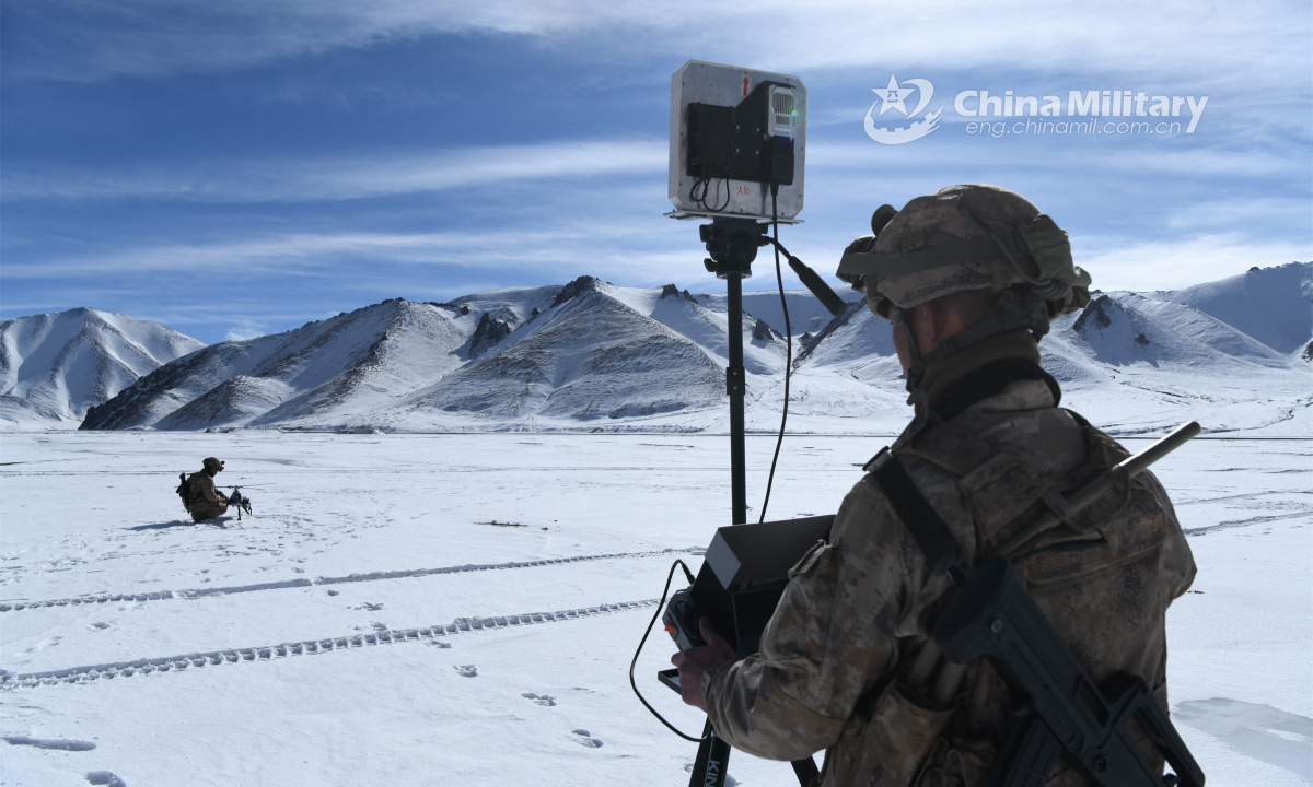 PLA soldiers practice reconnaissance skills in snowfield - Global Times