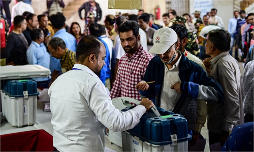 Collecting voting materials - Global Times
