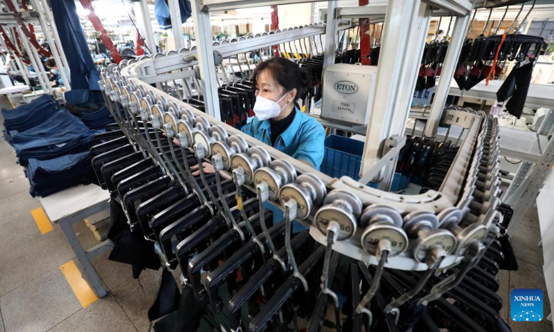 Busy workers across China - Global Times
