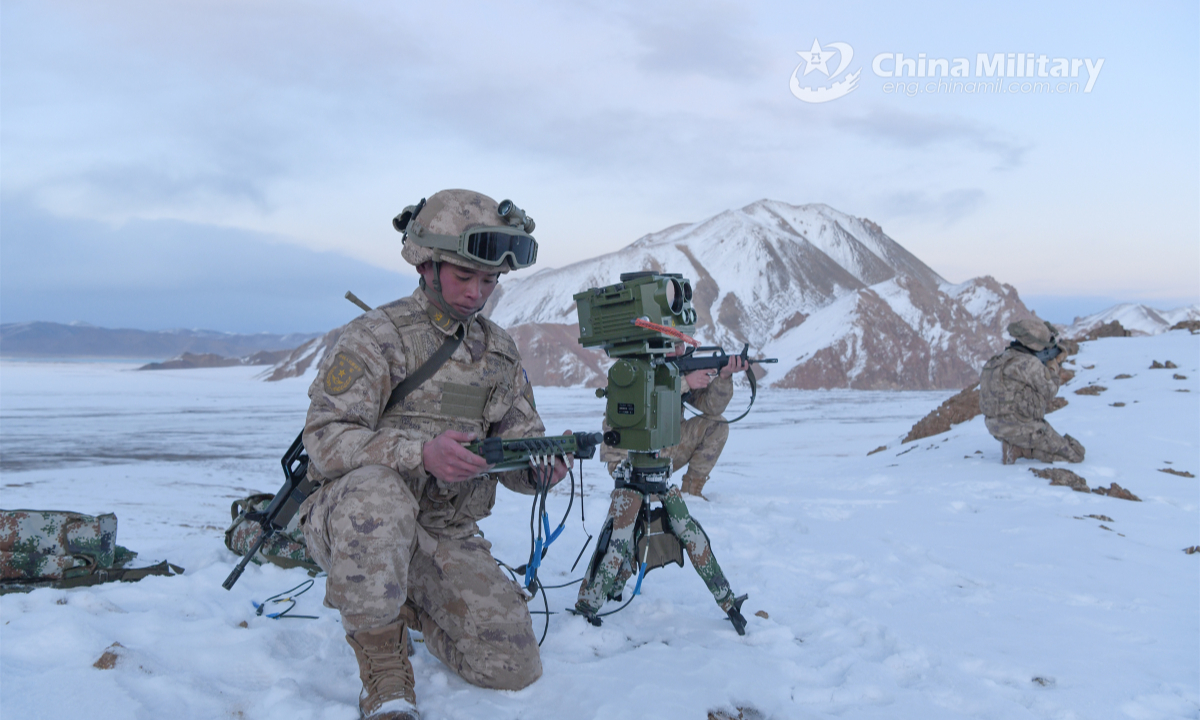 PLA soldiers practice reconnaissance skills in snowfield - Global Times