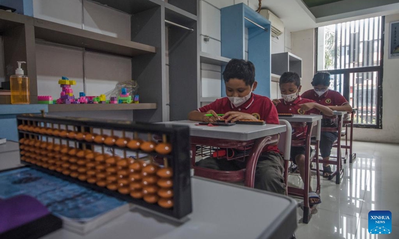 Students participate in abacus showcase activity in Bandung, Indonesia ...