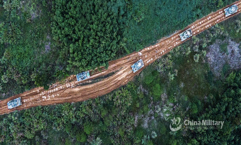 Soldiers conduct firing exercise in real-combat training - Global Times