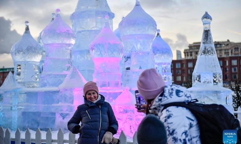 People visit ice sculpture exhibition in Moscow, Russia - Global Times
