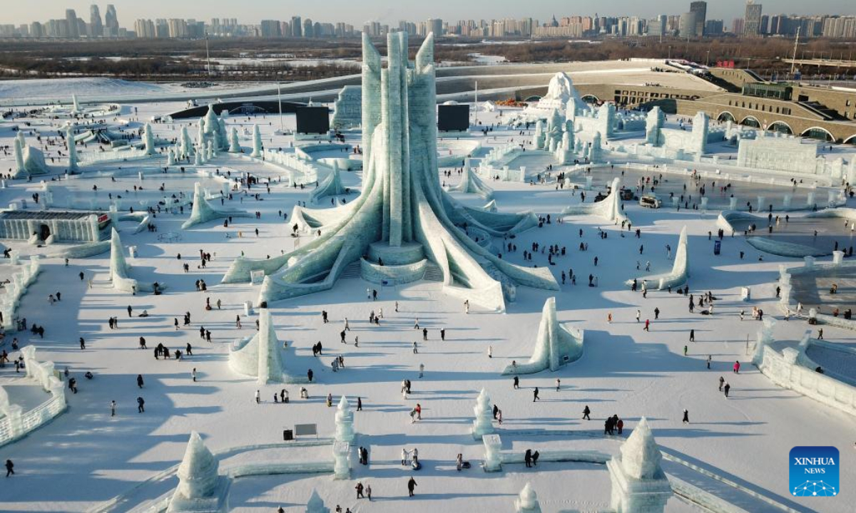 People enjoy themselves at Harbin Ice and Snow World - Global Times
