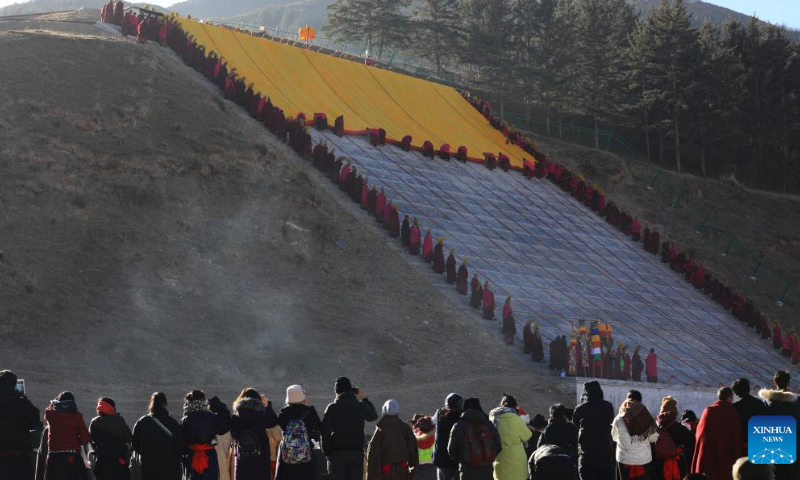 Tibetan Buddhist event in China's Gansu attracts believers, tourists ...