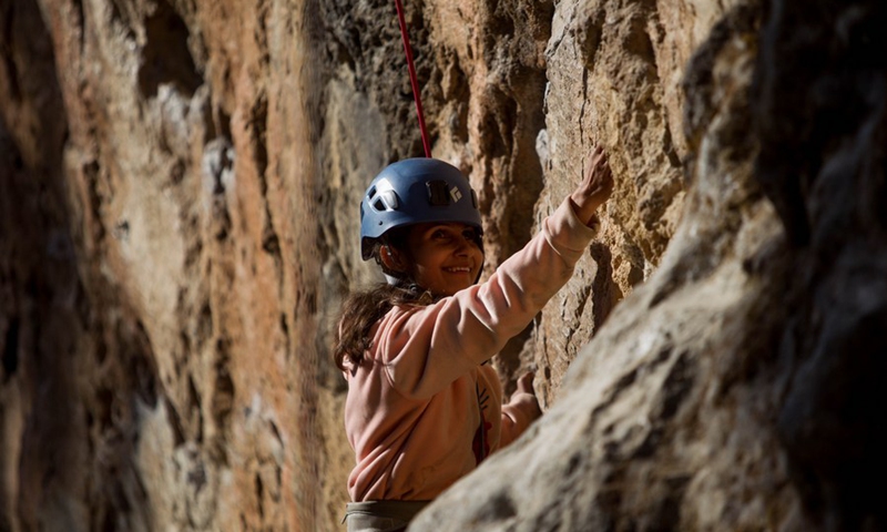 Rock climbing event for visually impaired in Nepal - Global Times