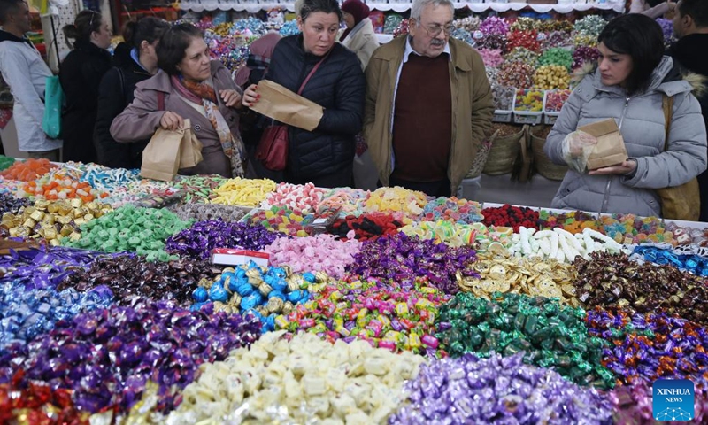 People visit market ahead of Amazigh New Year in Algeria - Global Times