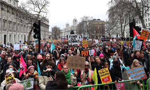 London exploits international situation to show presence, but strikes ...