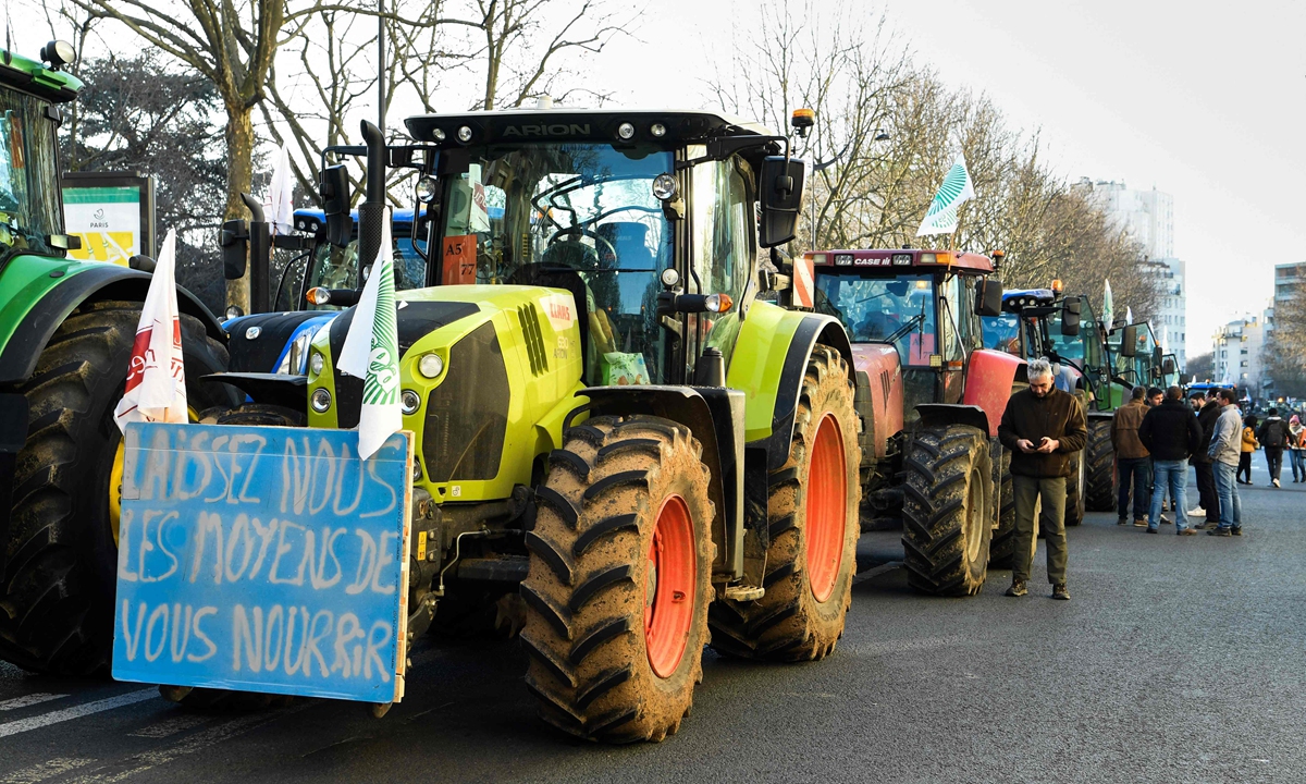 Farmer protests dig in - Global Times