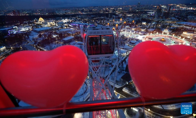 People celebrate Valentine's Day in Moscow, Russia - Global Times
