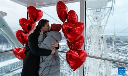 People celebrate Valentine's Day in Moscow, Russia - Global Times