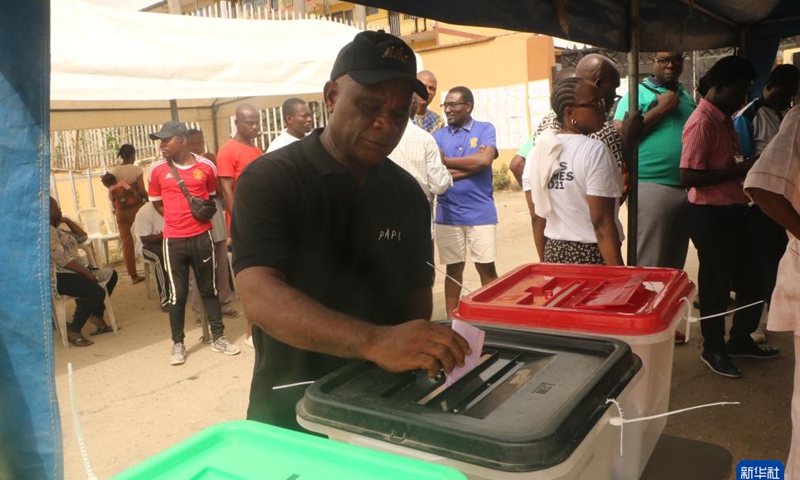 Nigerians begin voting in presidential, national assembly elections ...