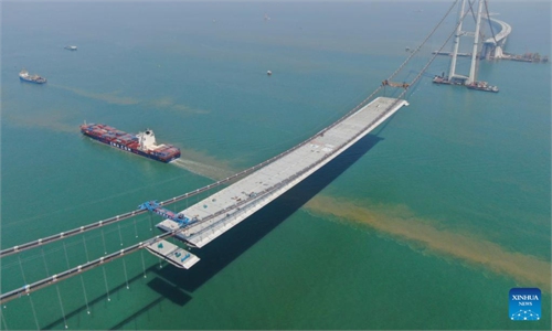 Lingdingyang bridge under construction in south China's Guangdong ...