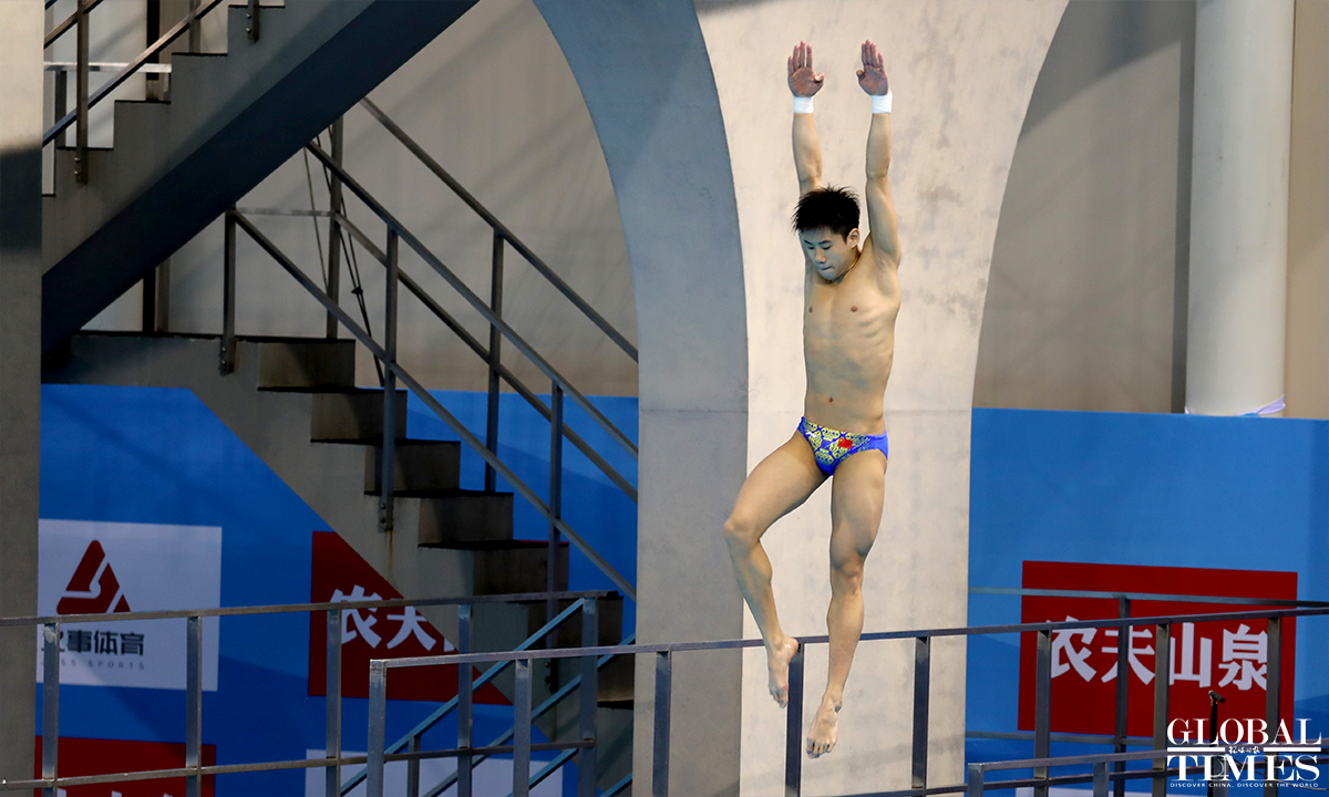 Wang Zongyuan wins gold in men’s 3-m springboard at China Diving ...