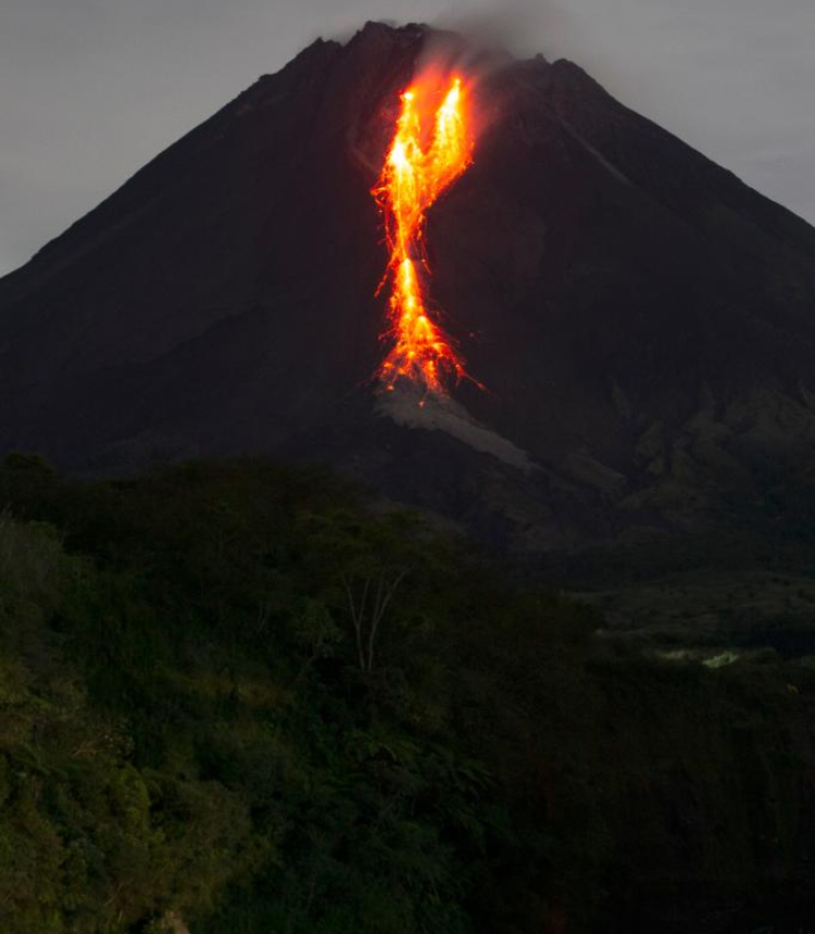 Mount Merapi volcano erupts in Indonesia - Global Times