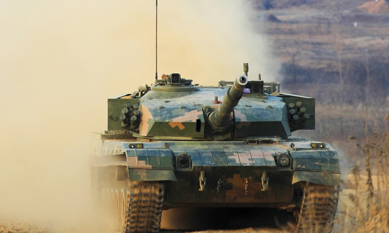 Main battle tank rumbles through mounds of dust - Global Times