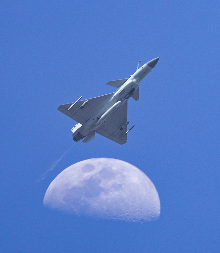 J-10 fighters take off for live-fire training - Global Times