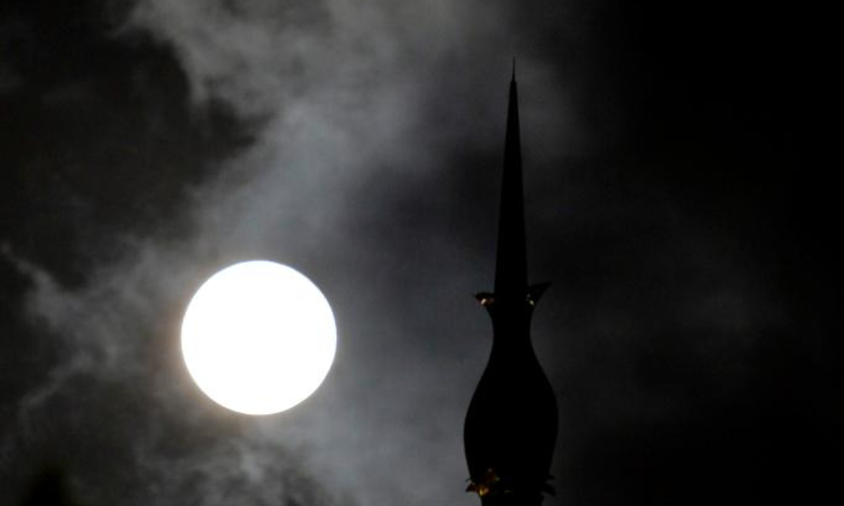 Full moon seen in sky over Lhokseumawe, Indonesia - Global Times