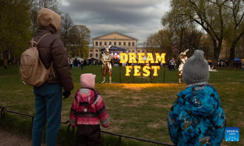 Dreamfest water lantern festival held in St. Petersburg - Global Times