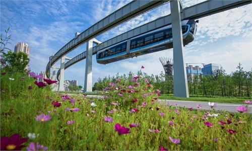 Suspension monorail line undergoes running test in Wuhan, C China ...